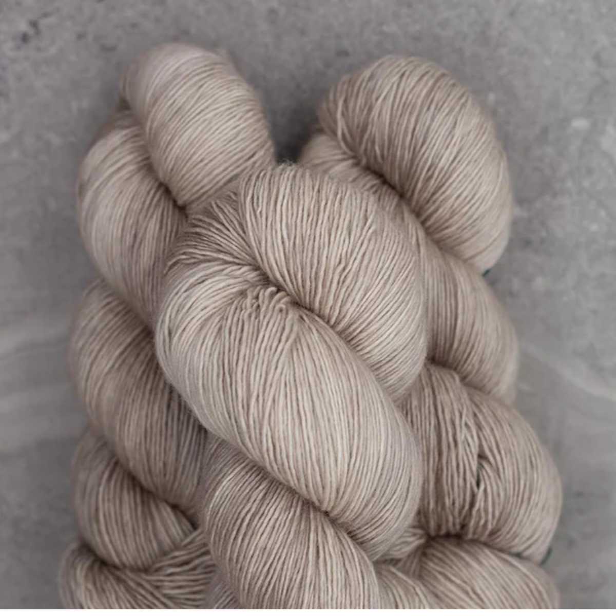 Madelinetosh - Twist Light (Antique Lace) – Woolly Buffalo Yarn Co